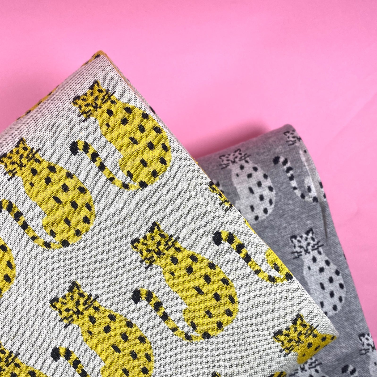 Leopard White/Grey - Knit Jacquard – Grid Fabrics